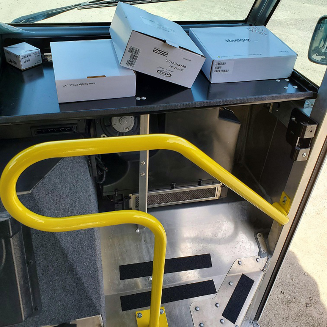 2021 Ford E450 14’ P700 Stepvan - Delivery Trucks