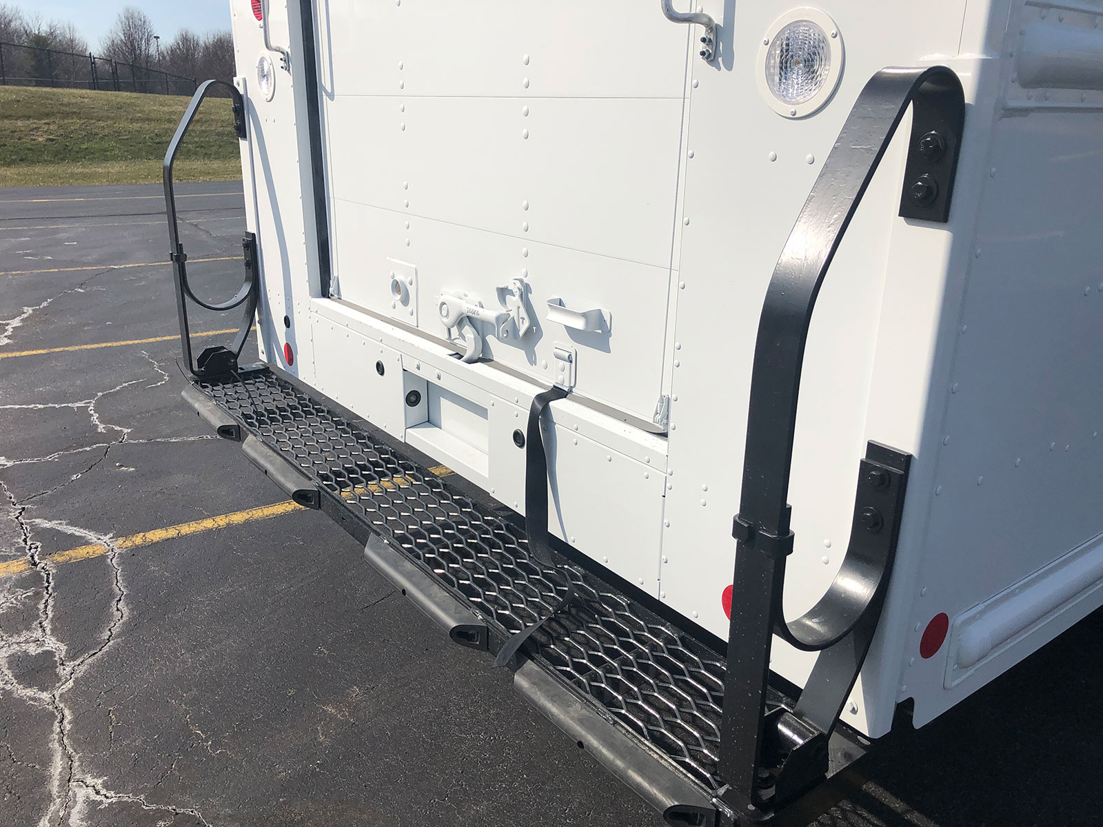 New Ford F59 P900 Stepvan - Utilmaster Body - Delivery Trucks